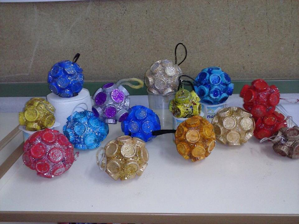 'El Árbol de los Buenos Deseos' regalará adornos navideños creados por ...