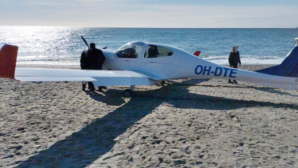 Una avioneta que volaba en prácticas se ve obligada a realizar un ...
