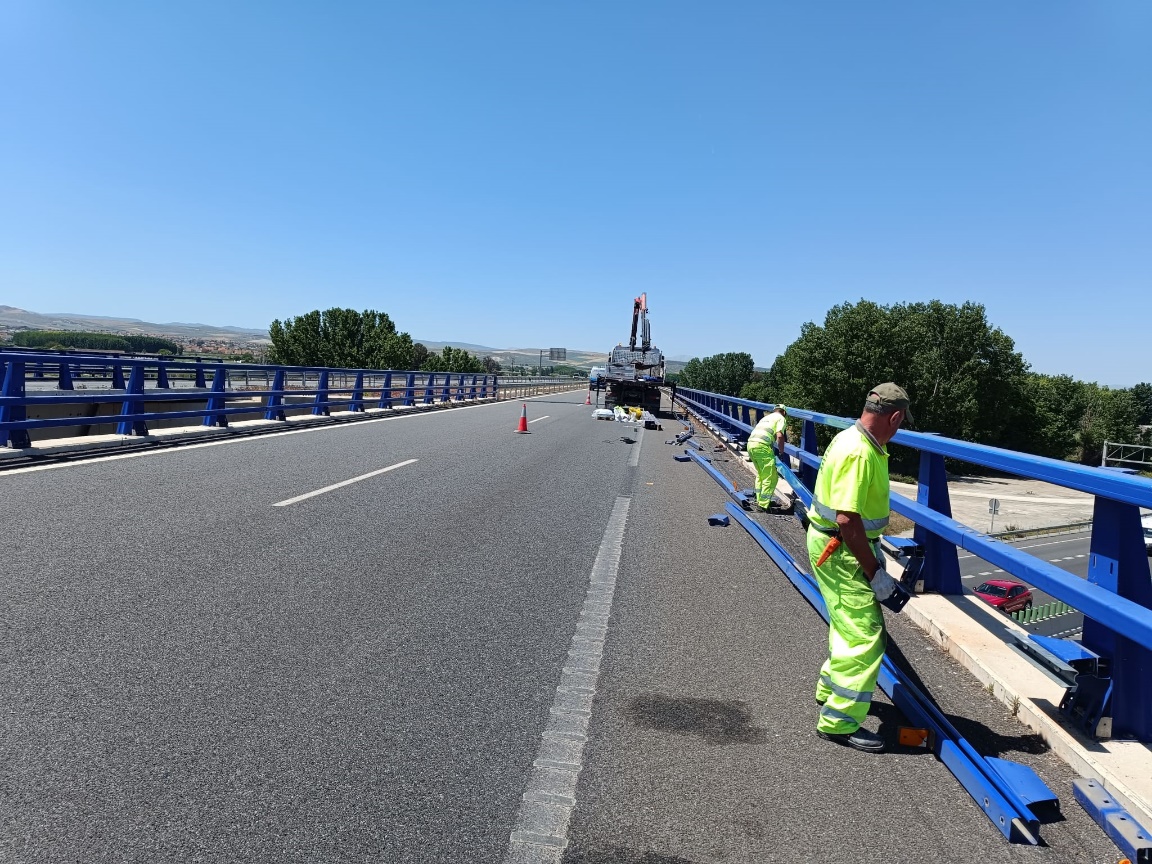 Transportes licita por 24,6 millones de euros el contrato para ...