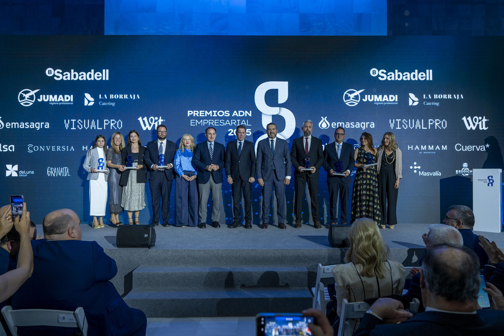 Los Premios ADN Empresarial, un canto a la unidad que reconocen en su ...
